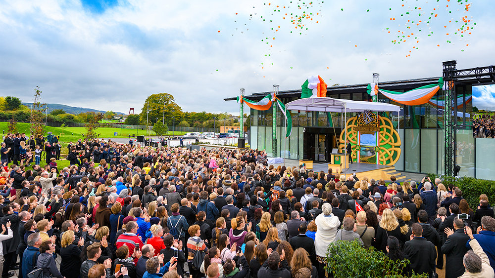 Das Scientology Zentrum für Begegnung und Zusammenarbeit öffnet im ...